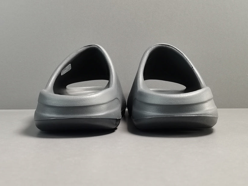 ADIDAS YEEZY SLIDE x ONYX – Phantom Kicks