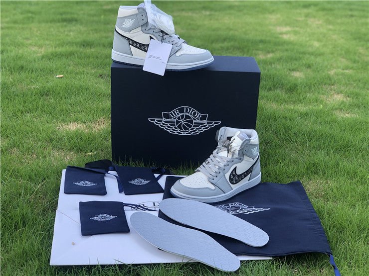 JORDAN 1 RETRO HIGH x DIOR – Phantom Kicks