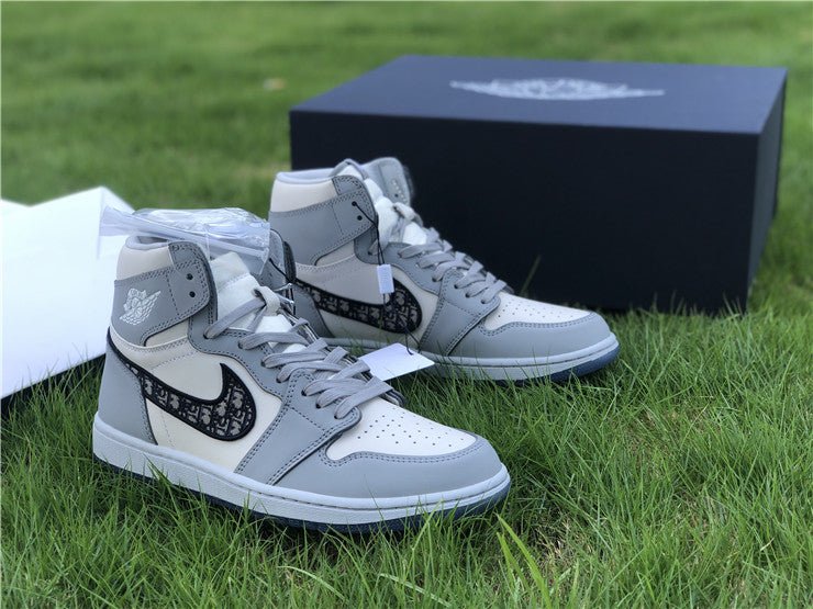 JORDAN 1 RETRO HIGH x DIOR – Phantom Kicks