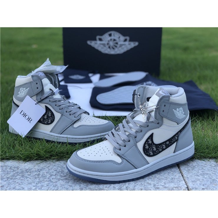 JORDAN 1 RETRO HIGH x DIOR – Phantom Kicks
