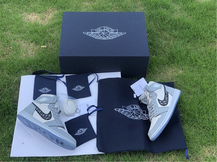JORDAN 1 RETRO HIGH x DIOR – Phantom Kicks
