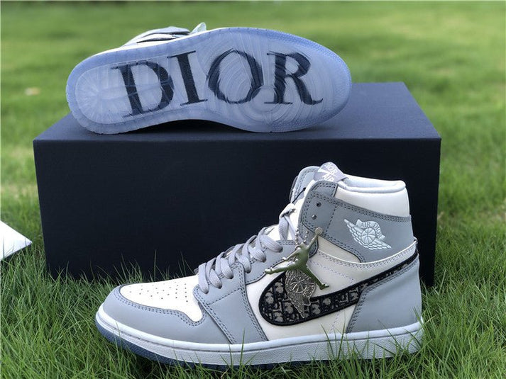 JORDAN 1 RETRO HIGH x DIOR – Phantom Kicks